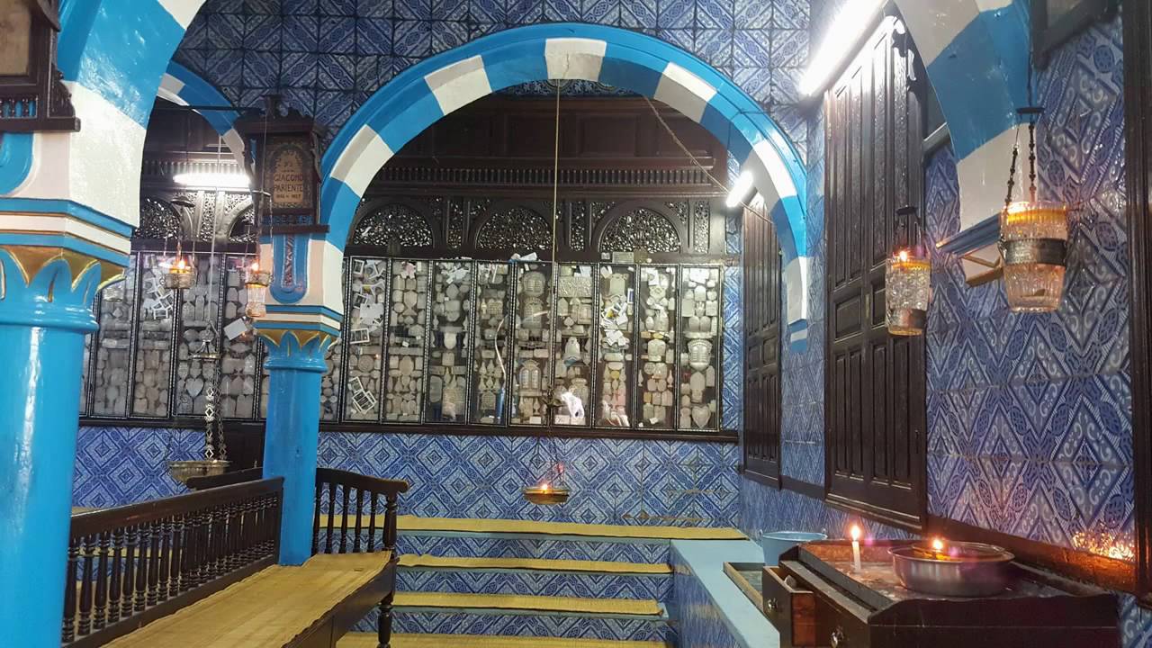 Sinagoga La Ghriba, Djerba, Tunisia - YouTube