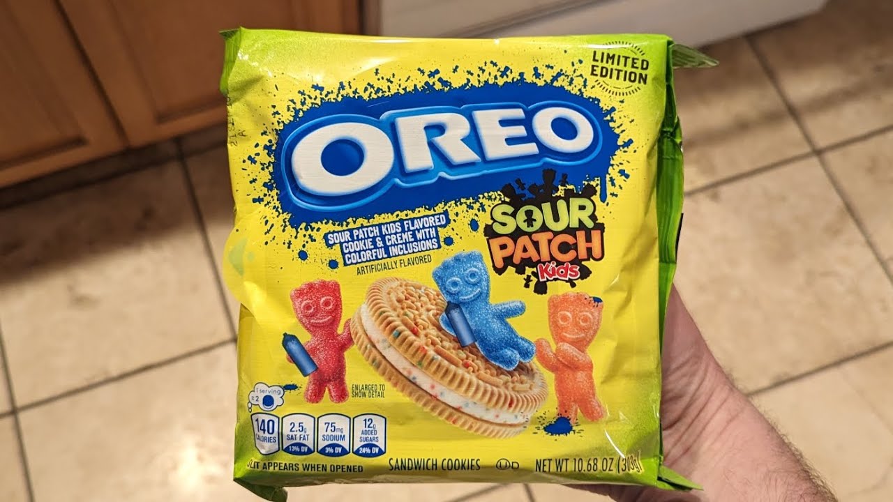 Trying SOUR PATCH KIDS Flavored OREOS! A Review Of This BIZARRE Flavor ...