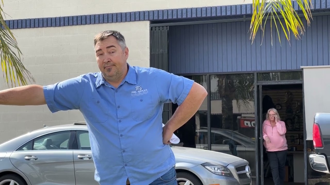 !!!GUY THINKS HE OWNS THE BLOCK SAYS ITS PRIVATE!!! ITS MODELO TIME ...
