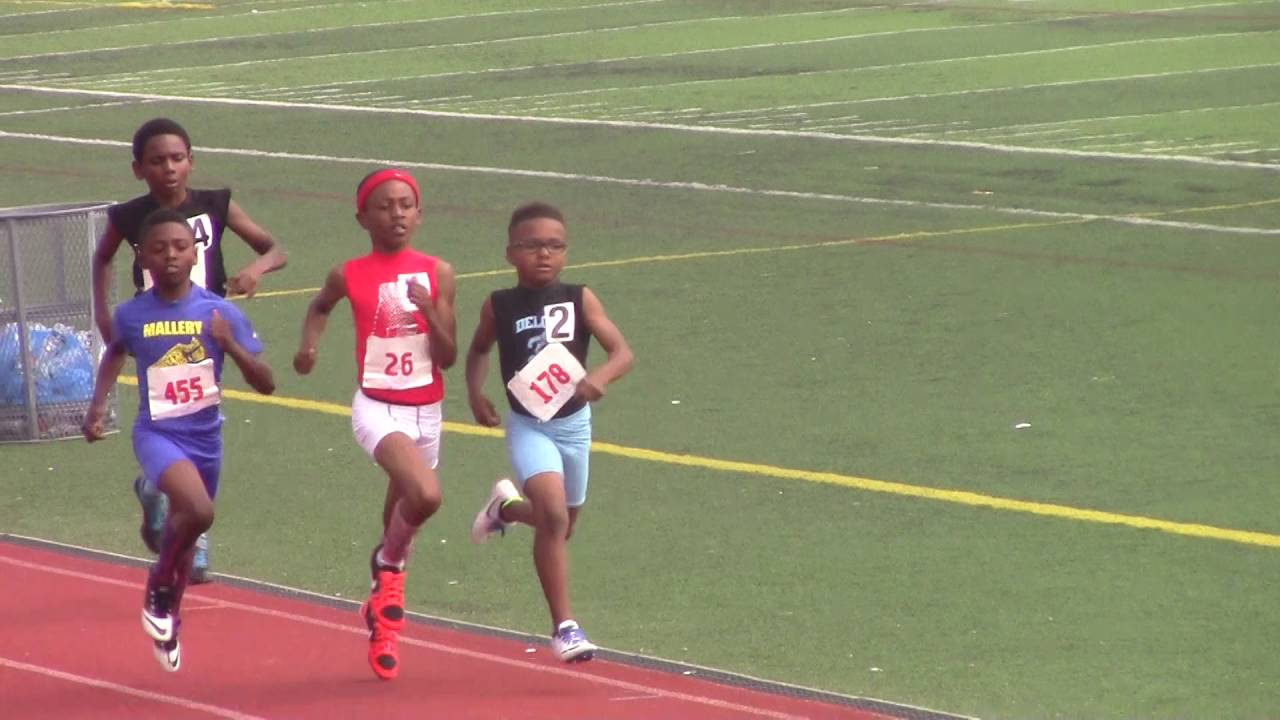 Reese Jr running the 800m race - YouTube
