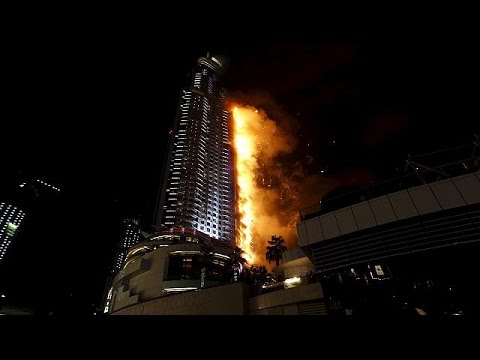 Dubai'de 63 katlı gökdelende dev yangın