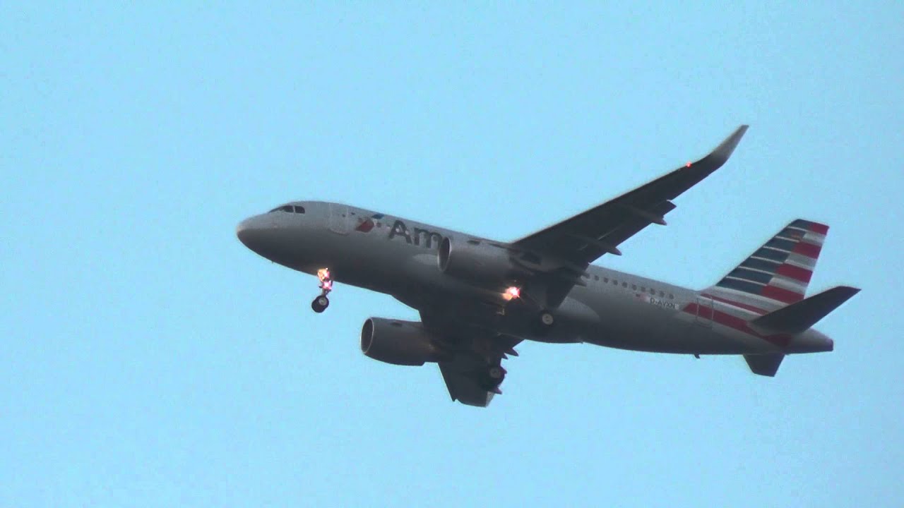 Airbus A319 Amerian Airlines N3014R landing approach Hamburg ...