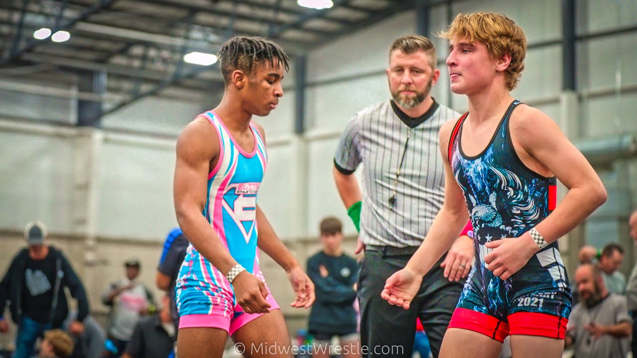106 – Joseph Curry {G} of Palmer Wrestling vs. Deion Johnson {R} of ...