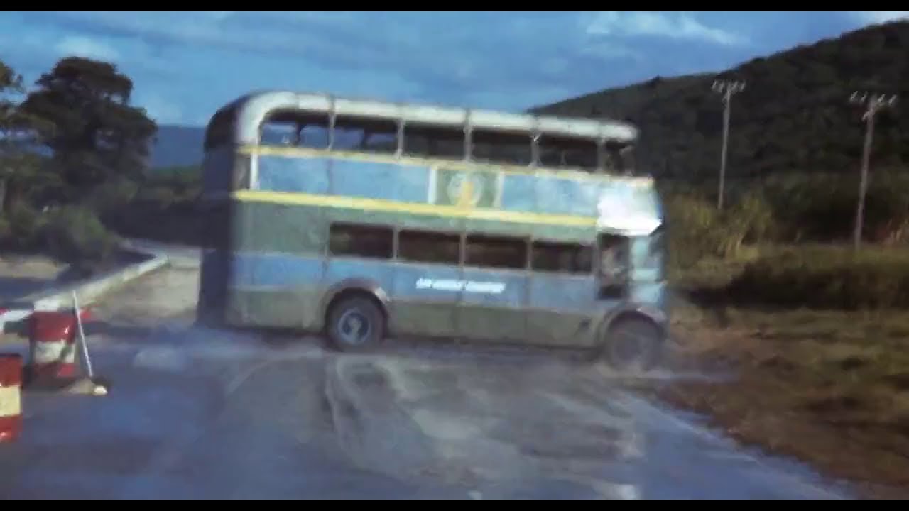 James Bond - bus chase - YouTube