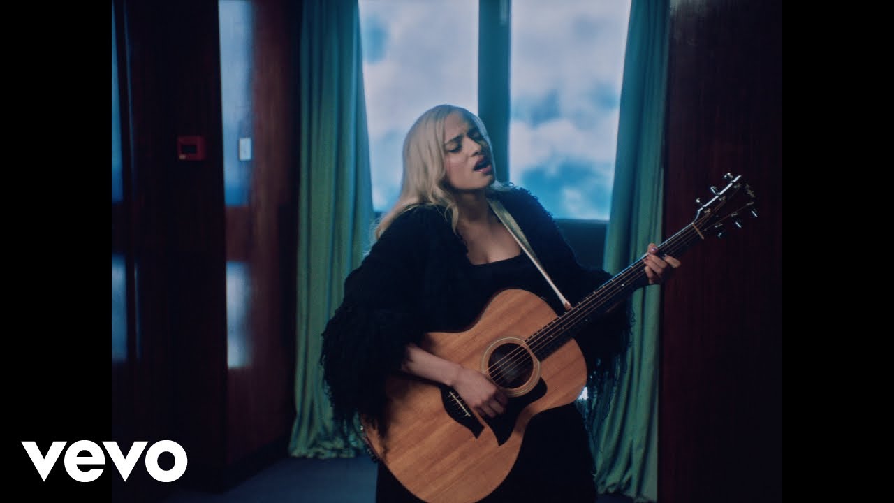 Léa Sen - lvl 1 - HOME ALONE (Live Film) - YouTube