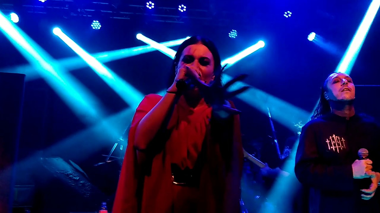 'Comalies' live in Buenos Aires 2020 by Lacuna Coil - YouTube