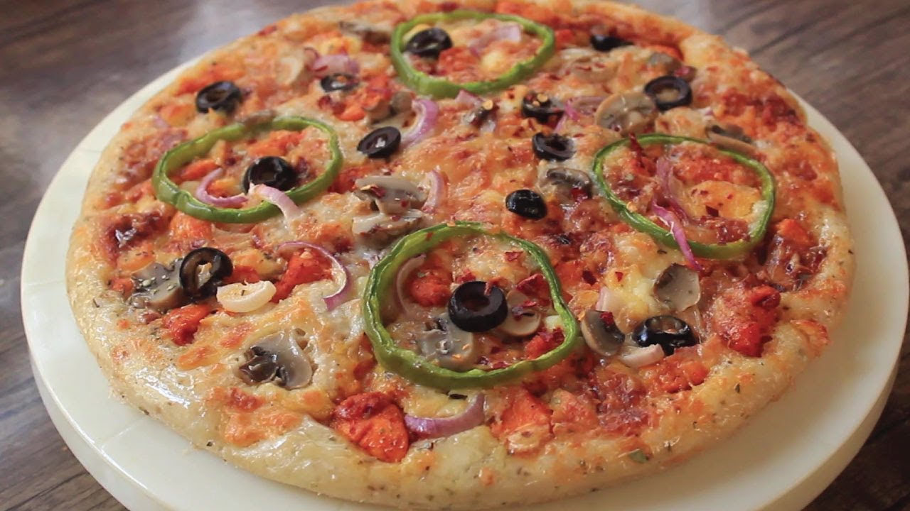 Best Pizza recipe | Unique Pizza | Pizza Recepie by Hafsa's Kitchen ...