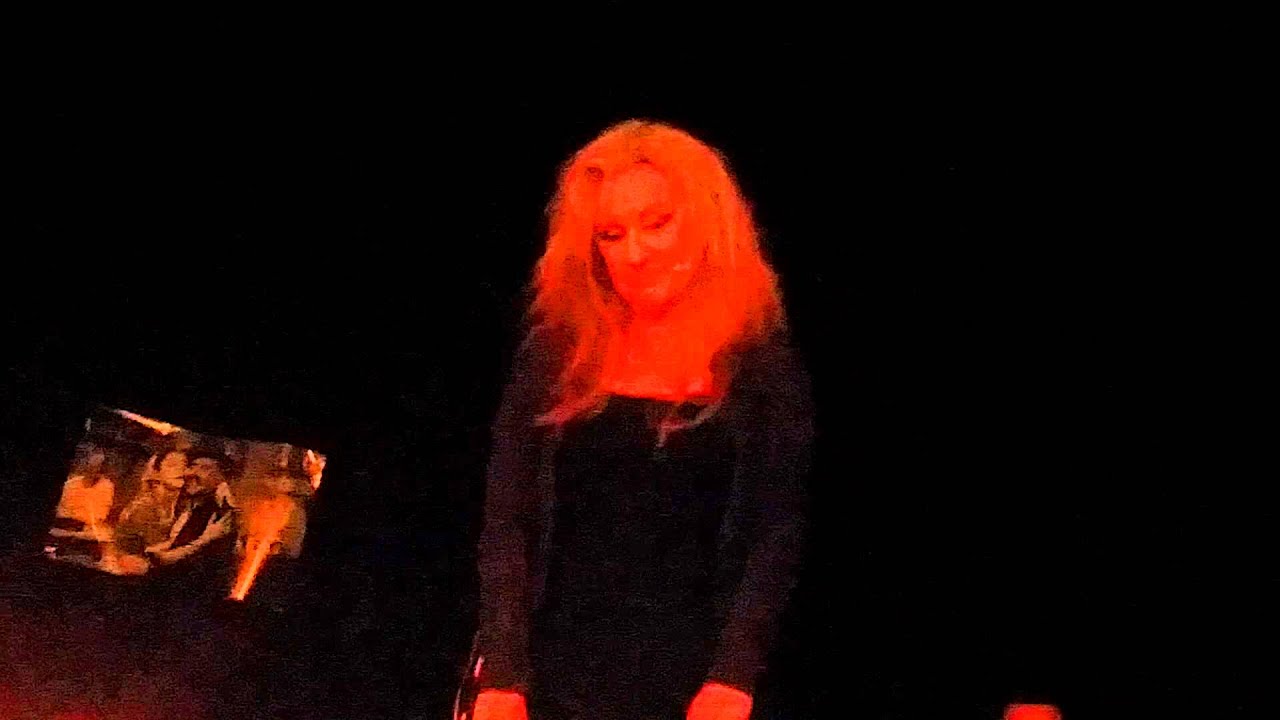 Ενας ουρανος μ 'αστερια - YouTube