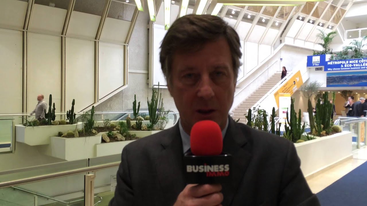 Sébastien Bazin, CEO d'Accor - YouTube