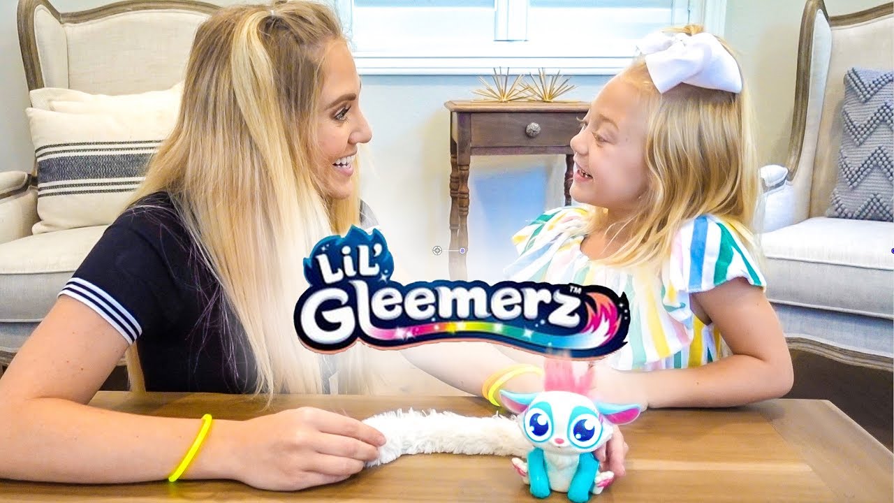 YOU WON'T BELIEVE WHAT EVERLEIGHS NEW FAVORITE TOY IS..... - YouTube