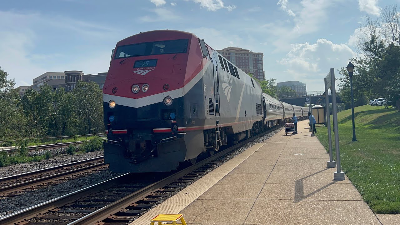 Amtrak Carolinian Train #80 with AMTK #75 leading at Alexandria Train ...