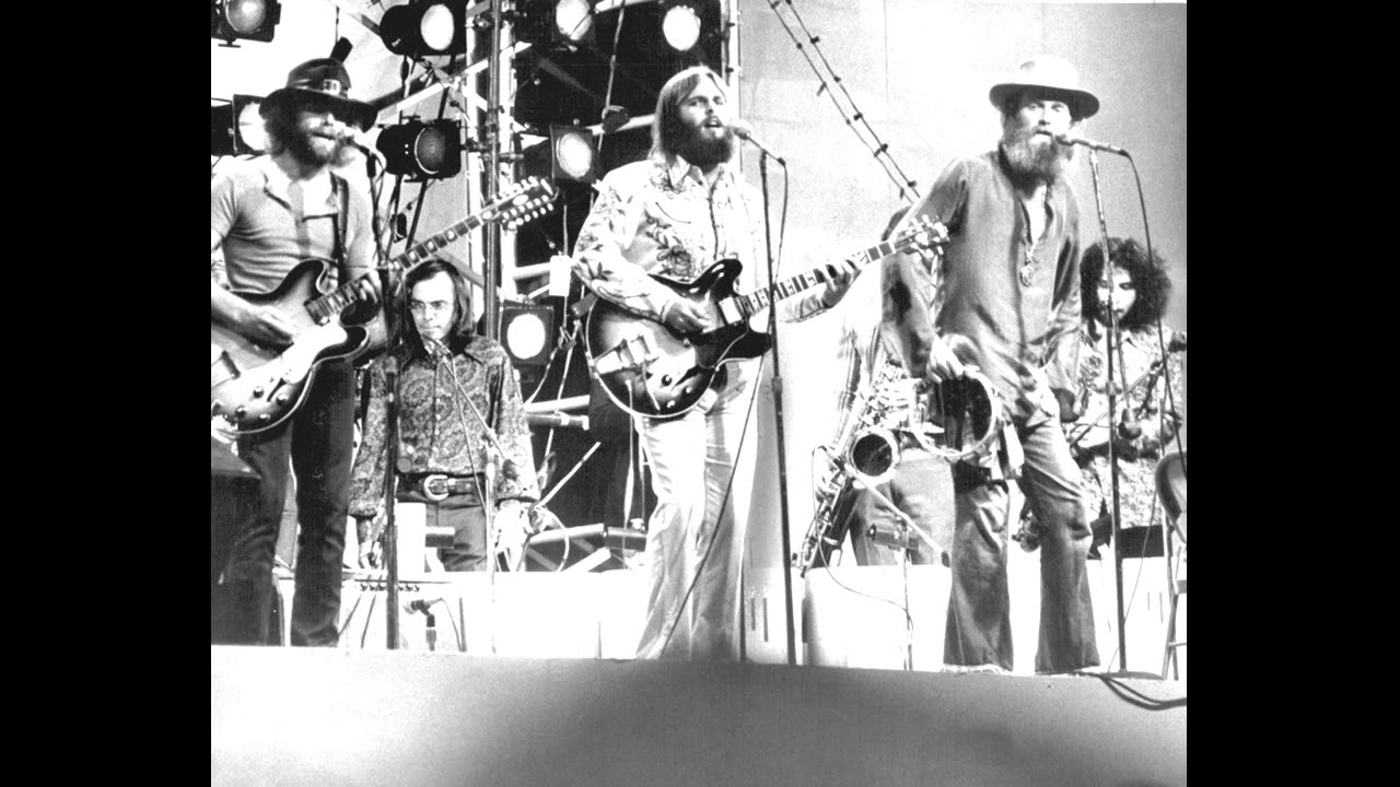 The Beach boys Live 1972 Student Demonstration Time - YouTube