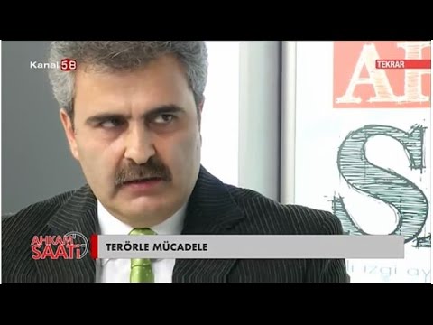 ŞEHİT GAZETECİ İSMAİL GÜNEŞ'İN MEZARI BAŞINDA...