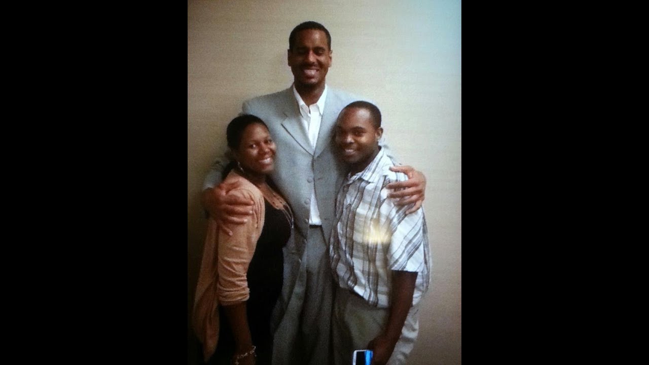 NBA player Jason WIlliams visits my job - YouTube