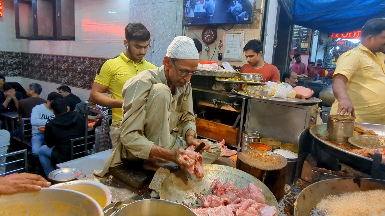 Best Delhi's most Famous Fried JFC Chicken | Haji Mohd Hussain's Fried Chicken| indian street ...
