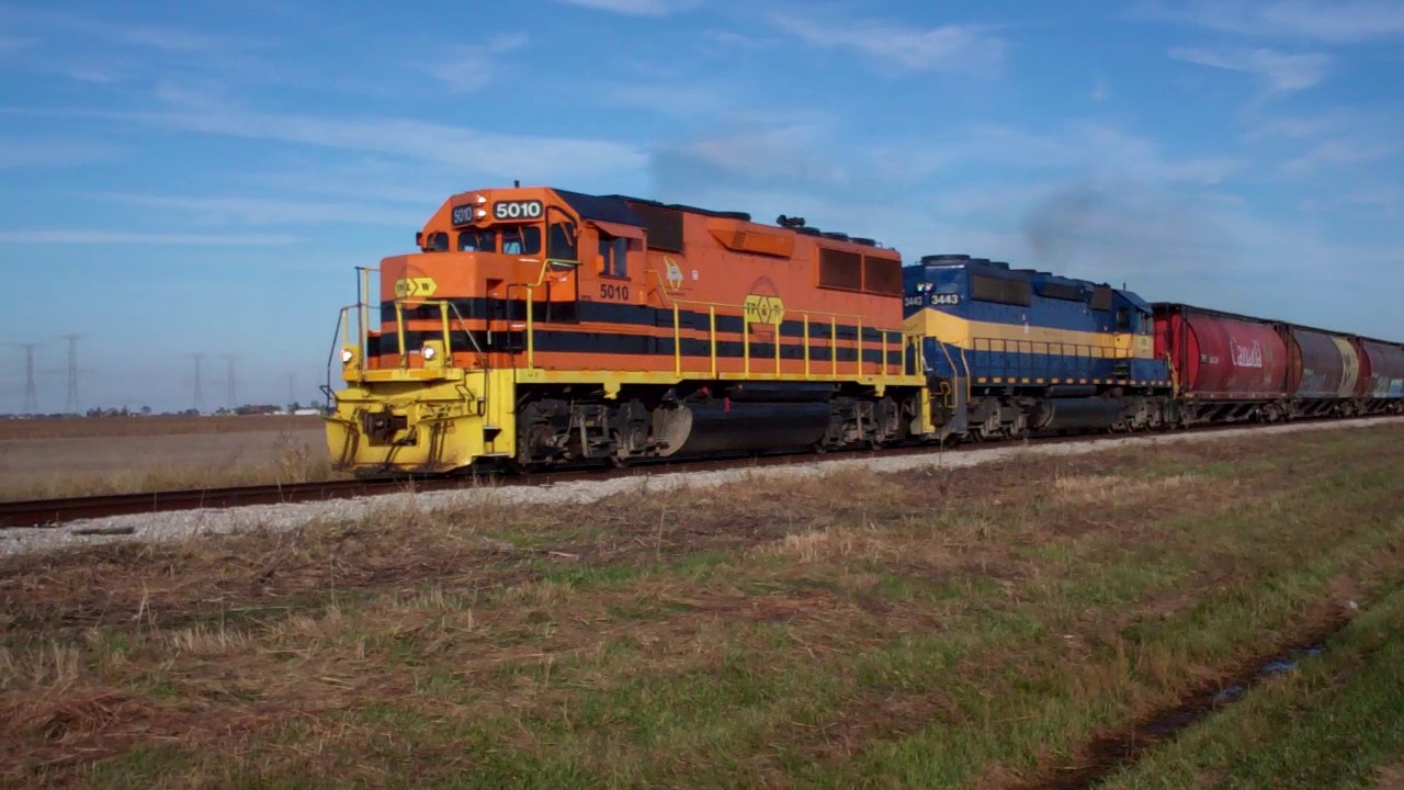 TPW 5010 (GP50) & TPW 3443 (SD40-2) lead a WB TPW freight between Secor and Eureka, IL 11/05/16 ...