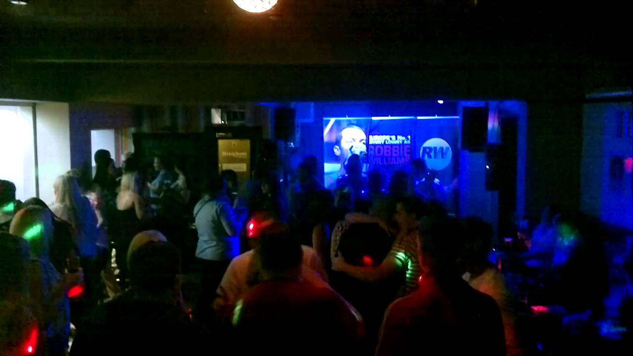 RW danny lowry live @ the bottombull - YouTube