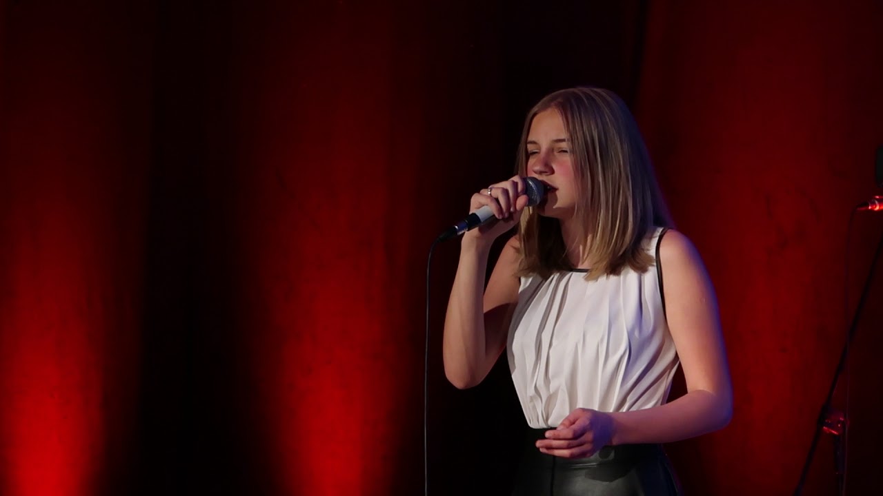 Sandra Makowska - To oni szli - YouTube