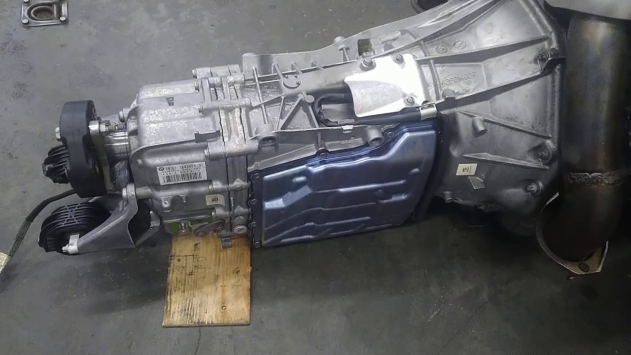 BMW M5 F10 SILNIK S63B44 CZ.5 - YouTube