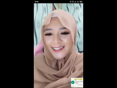 Bigo Live Hot Cute Hostnya Jadi Alim Pakai Jilbab Sambil Rokokan,  Kamu Tertarik..?!