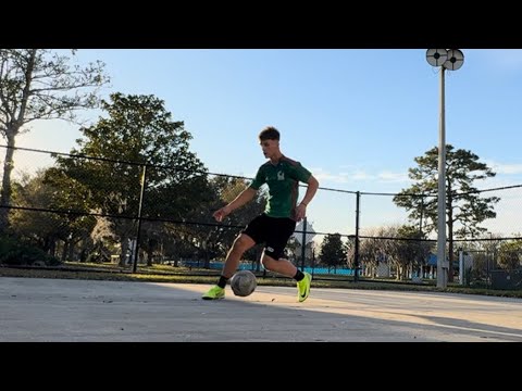 How to do Vini Jr step over skill move 🔥🔥 - YouTube