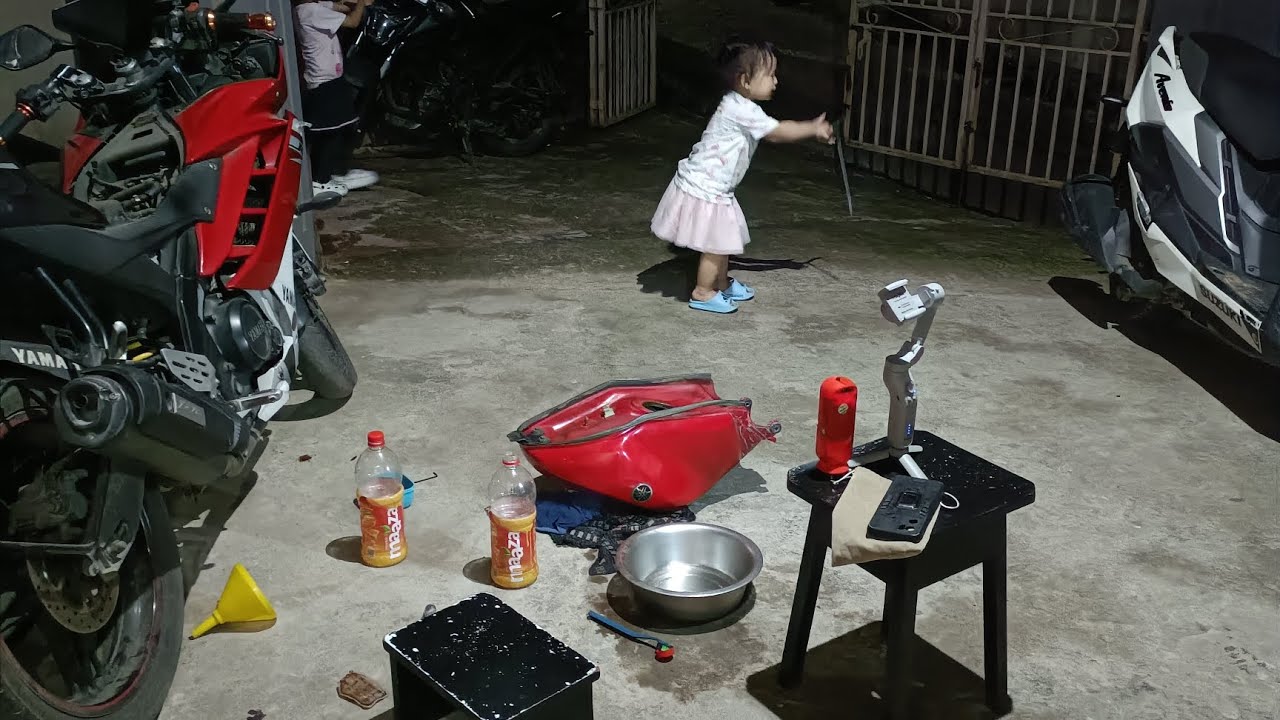 Cleaning rusty tank of Yamaha R15 V2 - YouTube