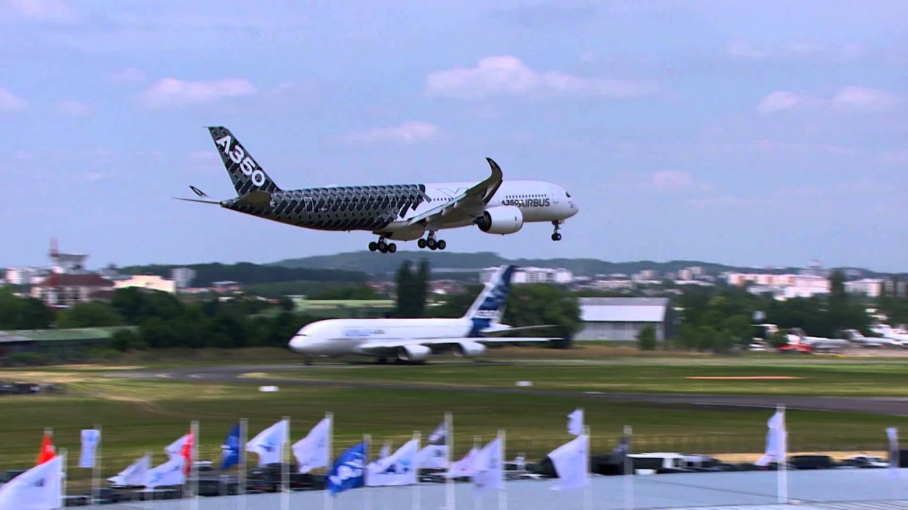 Paris Air Show 2015 flying display - YouTube