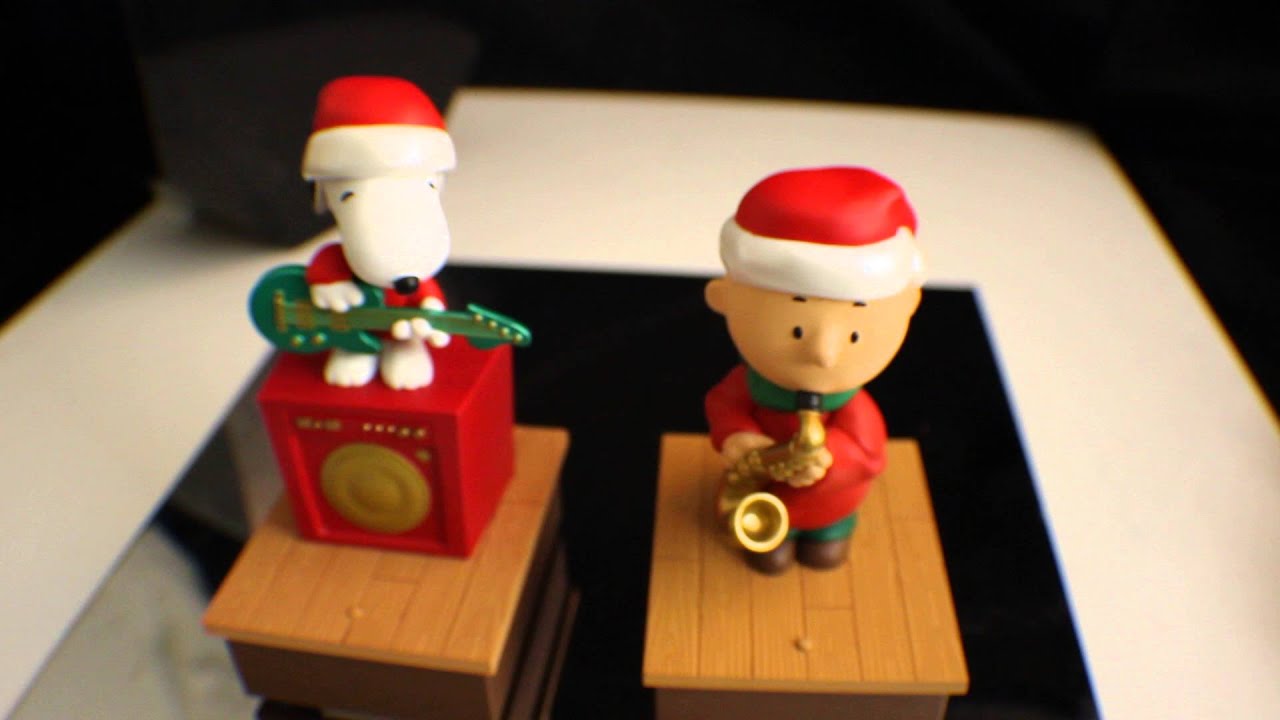 2011 Hallmark PEANUTS Wireless Band SNOOPY playing Guitar Charlie Brown ...