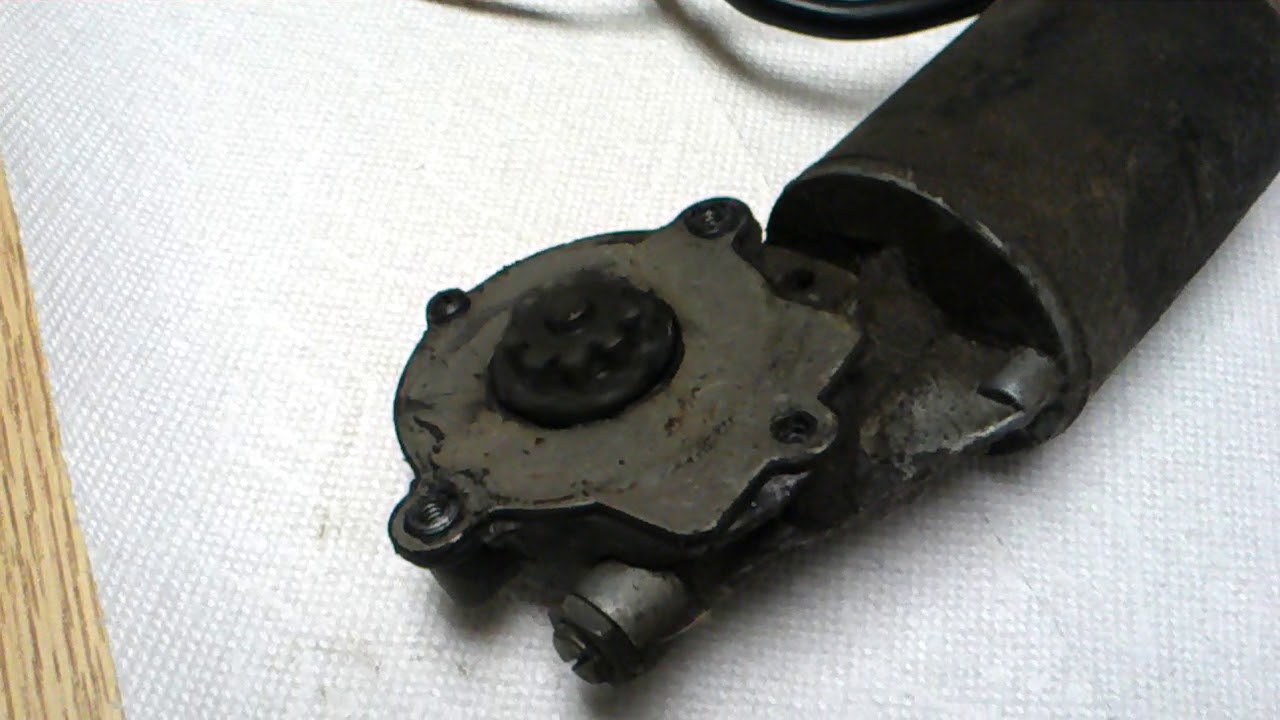Testing window regulator motor with battery. - YouTube