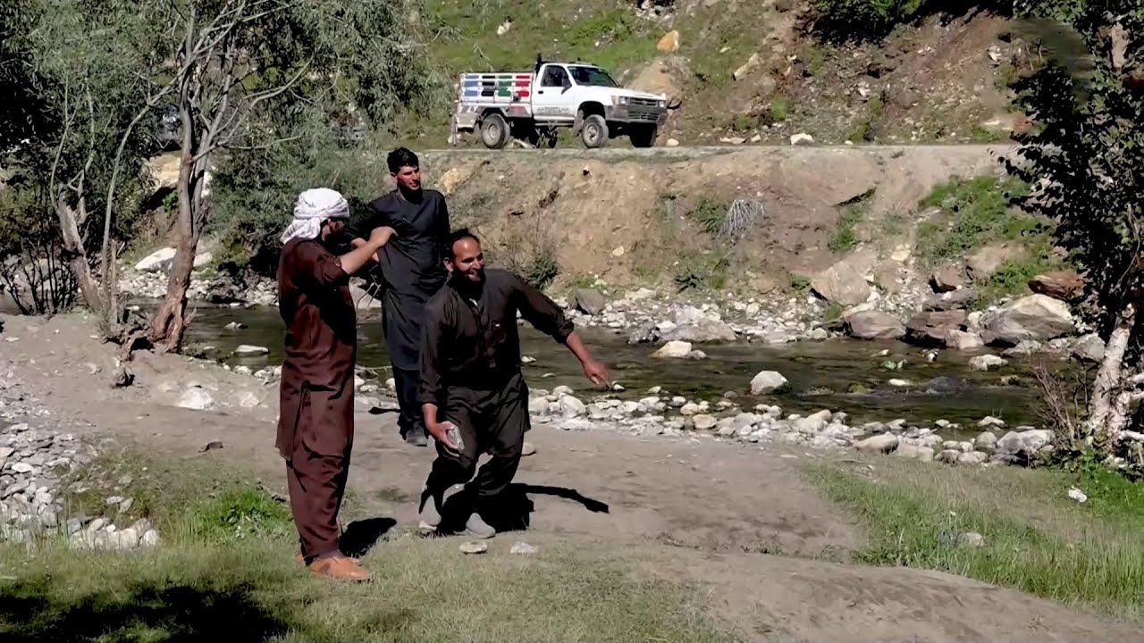 Stone throwing competition in Nuristan province / مسابقه پرتاب سنگ در ...