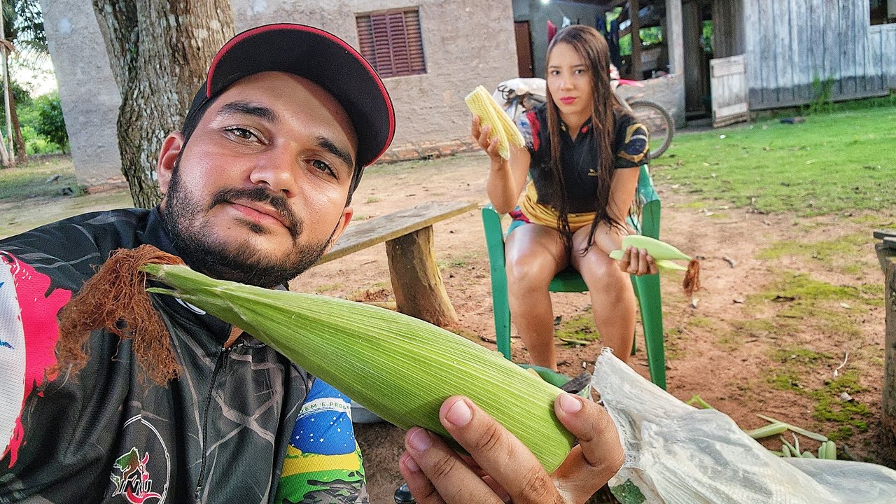 XINGU Rústico está ao vivo! CORTANDO MILHO 🌽 COM AMANDA ATAÍDE - YouTube