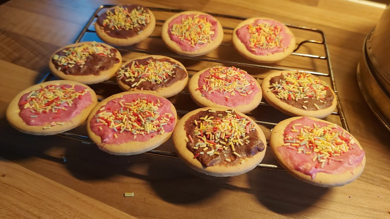 How to Burn Biscuits | Vlogmas 2024 - YouTube