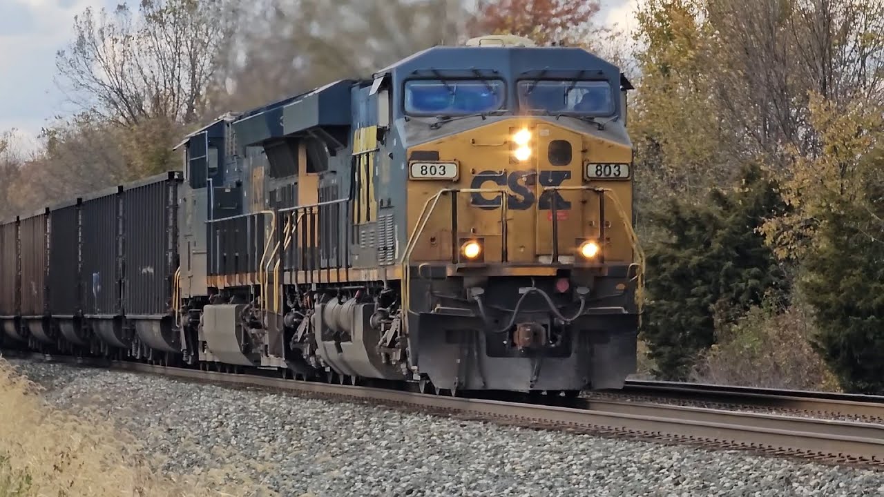 Catching A Few Csx Kid Walking On The Rails Greenwich Ohio - YouTube