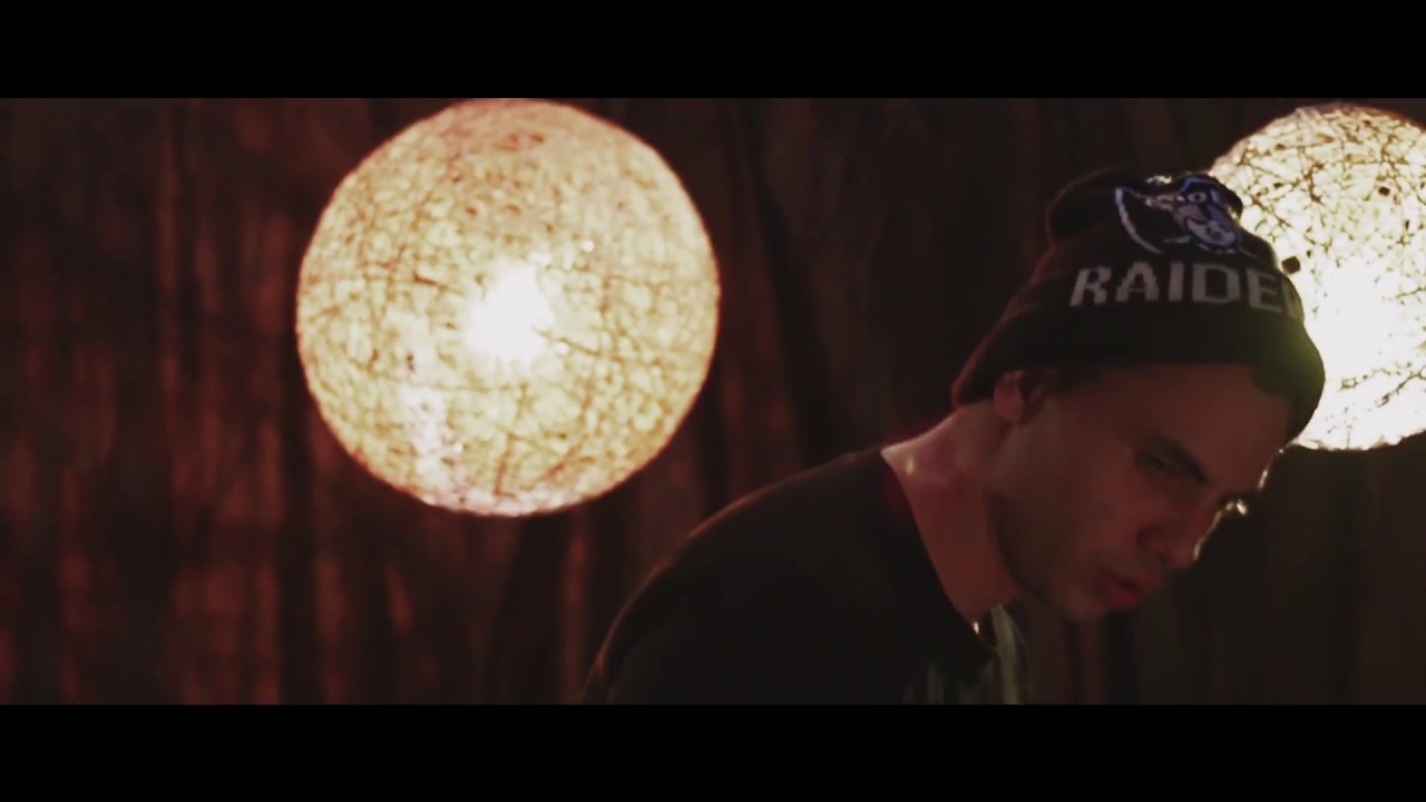 Roberto Zens - Bad Song [Videoclipe] - YouTube