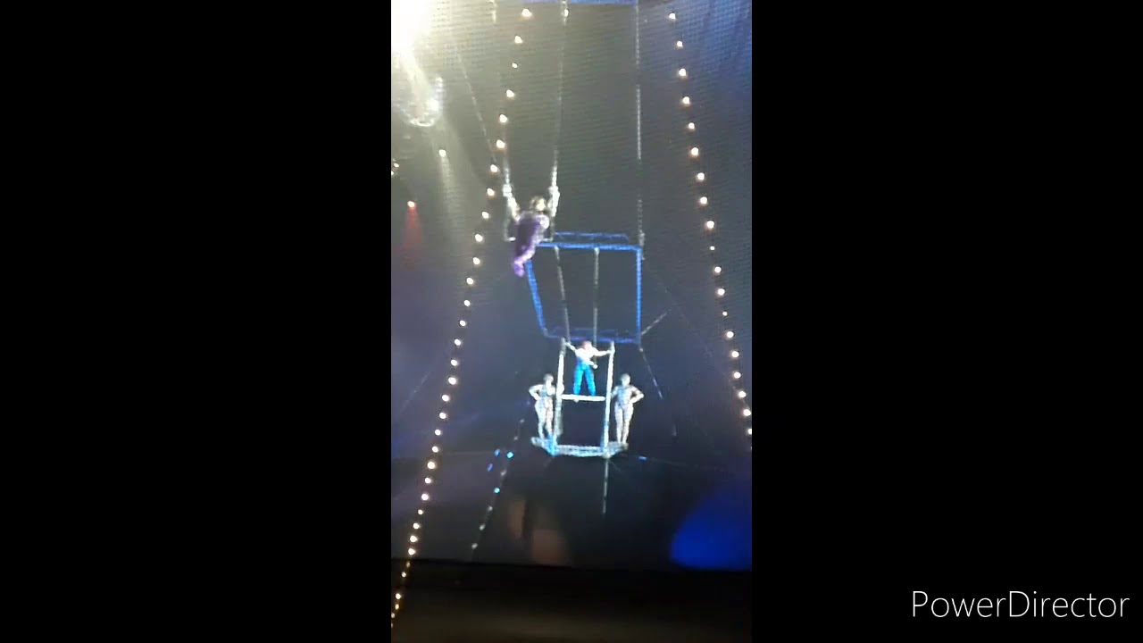 My first circus experience - YouTube
