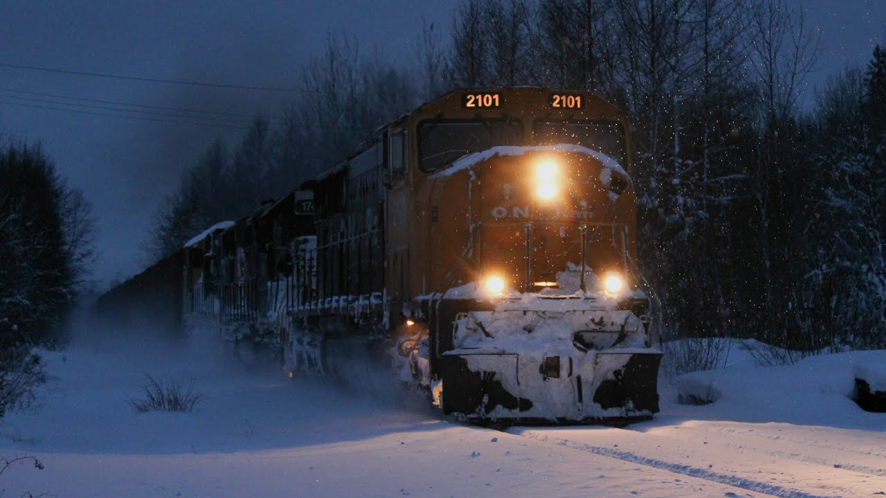 Ontario Northland 2101 leads the 211 - YouTube