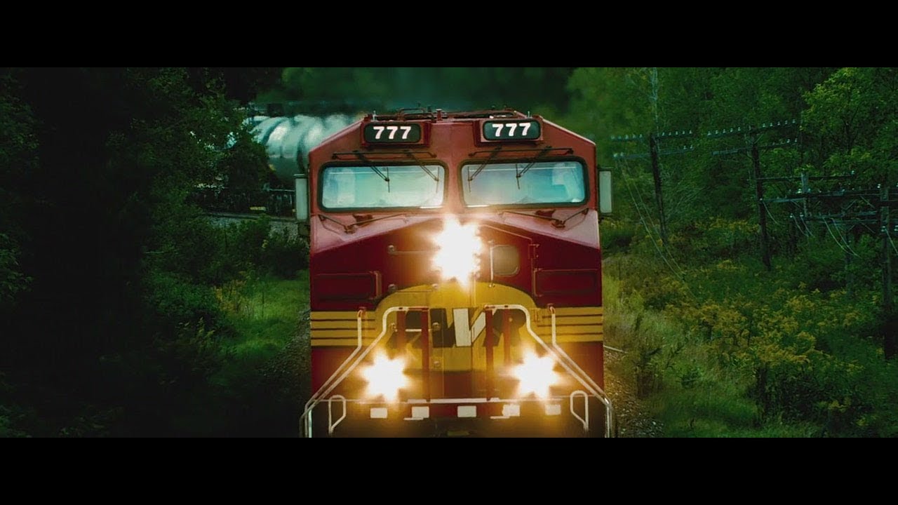 ROBLOX AWVR 777 & 767 Midnight Freight Train with a Vietnamese Engineer ...