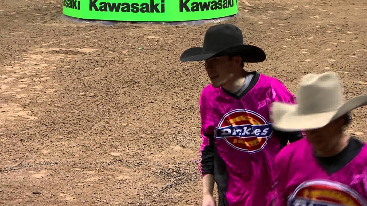WRECK: Josh Faircloth gets hung up on Crazy Days (PBR) - YouTube