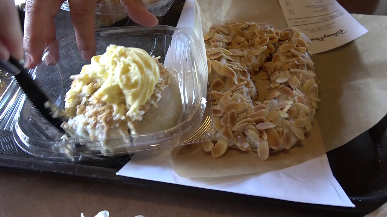 Kringla Bakeri Og Kafe in Norway Pavilion in Epcot review! January 2018 ...