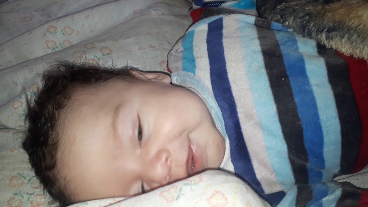 Bebé obediente ... - YouTube
