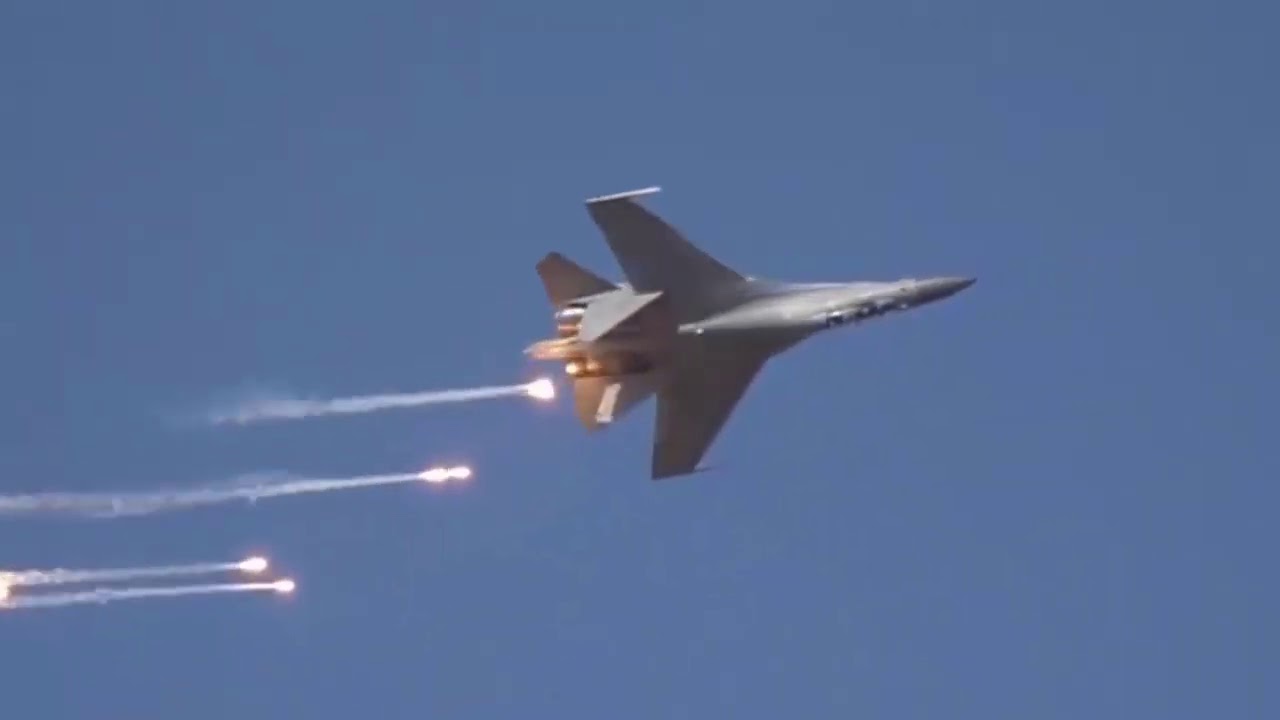 J 16 Unbelievable ! Amazing Fighter Jet - YouTube