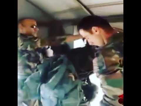 Asker komutan paraşüt tatbikatı 😁 İzmitliler yumuşak olur 😁🇹🇷 olmaz komutanım. 🇹🇷