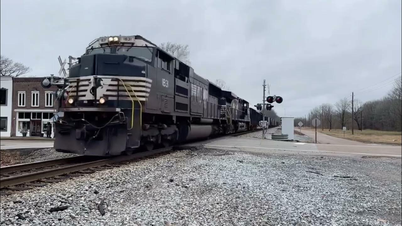 Nathan Airchime K5LA/K5LAr24 horn compilation - YouTube