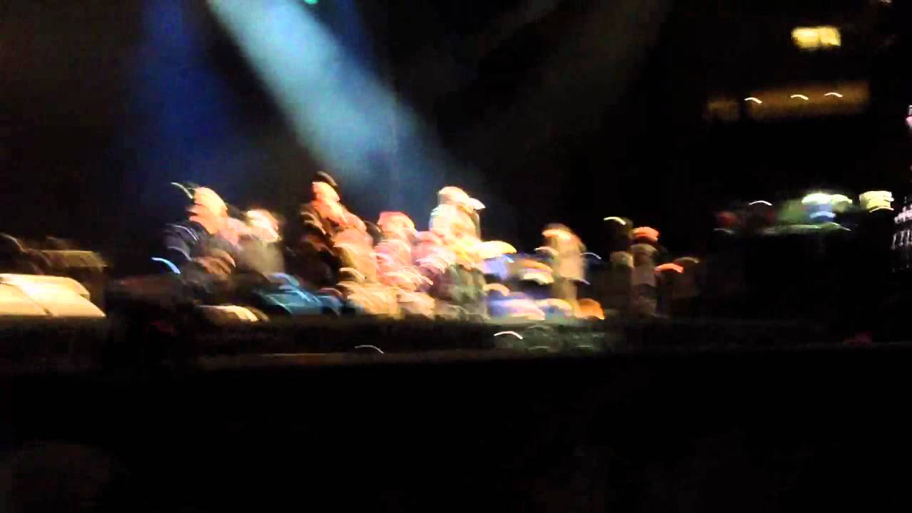 Bruce Springsteen gets boo'd at Gillette stadium - YouTube