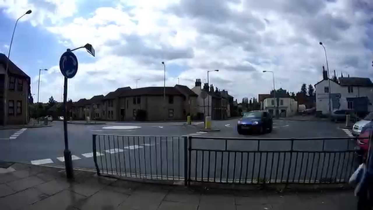 Double mini roundabout in Bury St Edmunds - YouTube