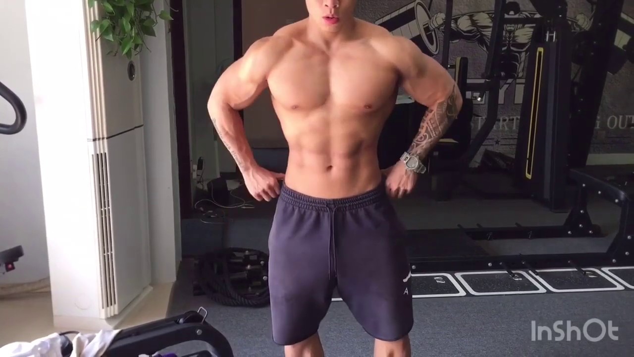 Body display of Chinese muscle man - YouTube