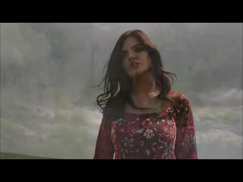 YÜRÜYORUM DİKEN LERİN ÜSTÜNDE