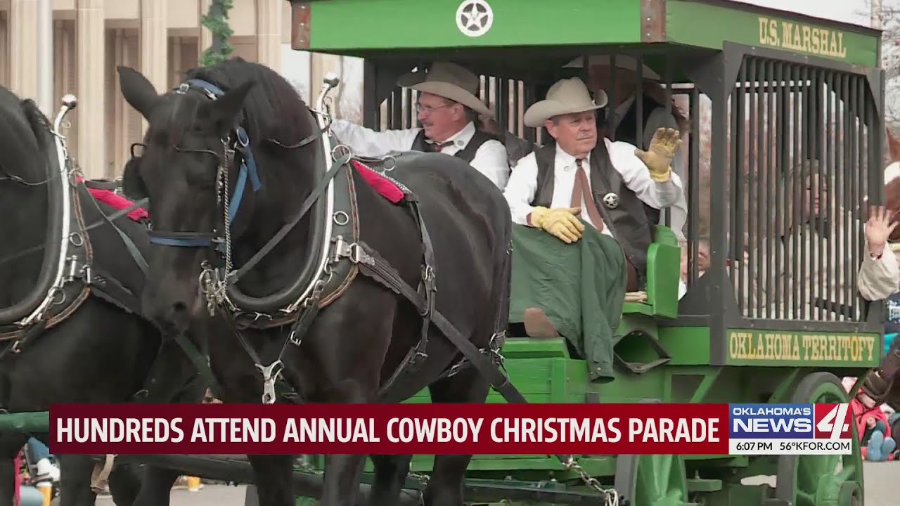 Hundreds attend annual Cowboy Christmas Parade - YouTube