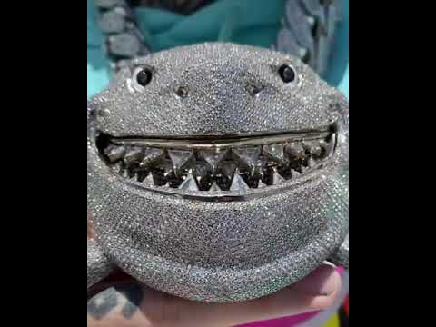 6ix9ine Showing off his new jewelry 700k Chain And "1 MILLION WATCH ...