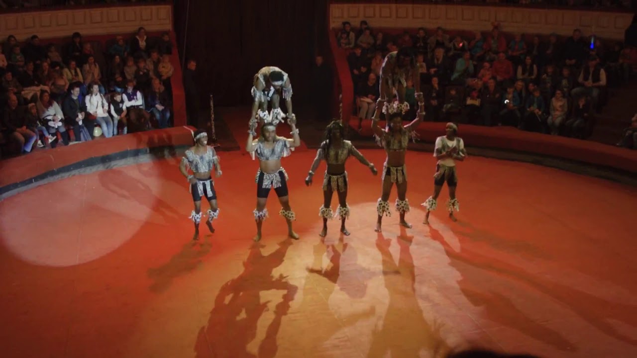 AFRICAN ACROBATS LIMBO SHOW - YouTube